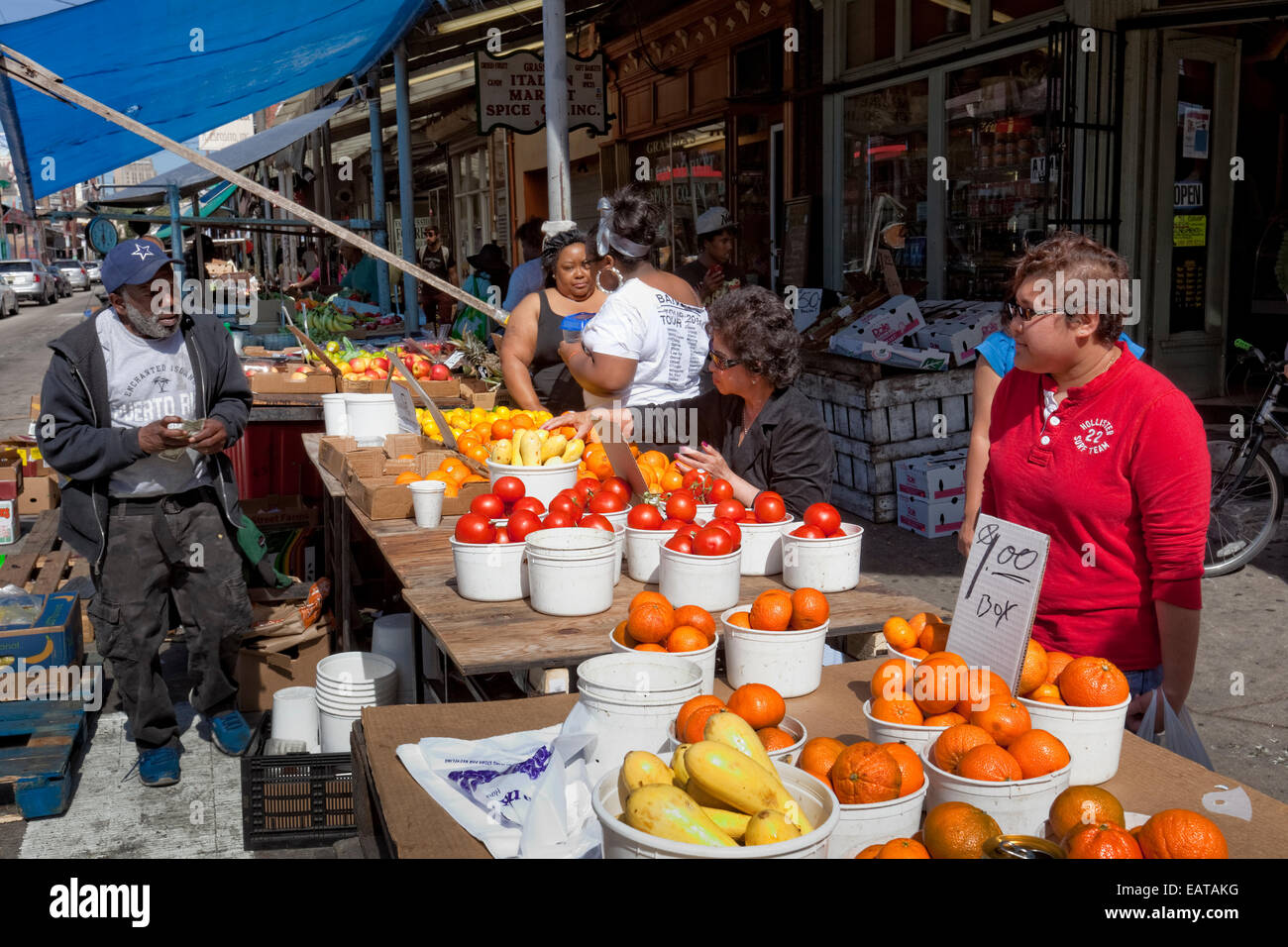 Market street philadelphia hi-res stock photography and images - Alamy