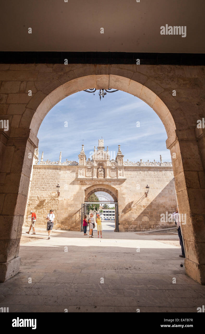 Hospital front gate hi-res stock photography and images - Alamy