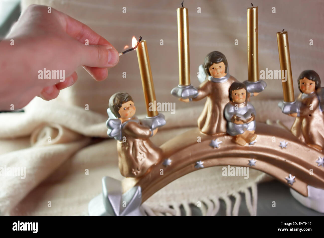 Hand lighting match hi-res stock photography and images - Alamy