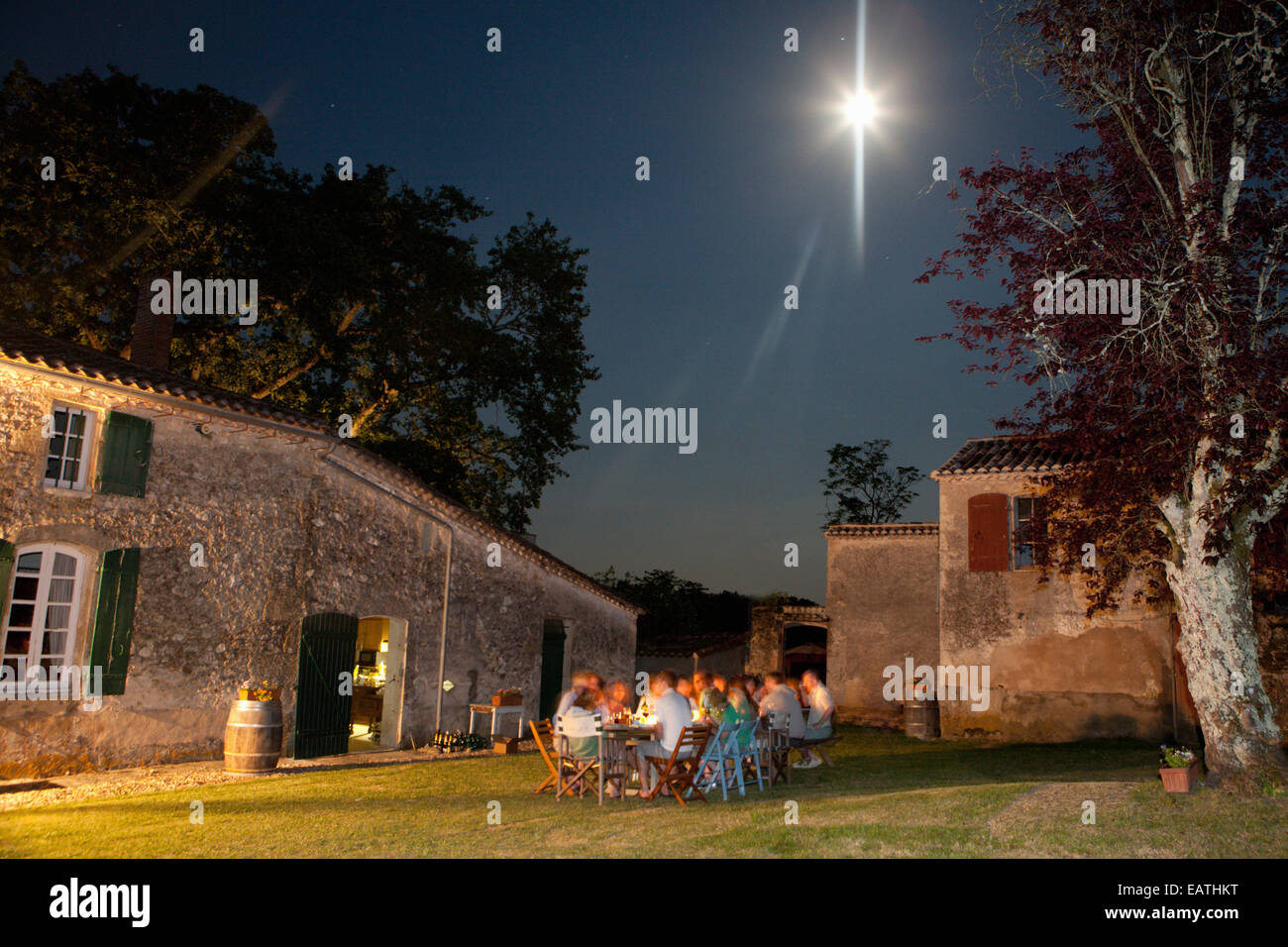 GROUP EVENING MEAL OUTSIDE A TRADITIONAL FRENCH FARMHOUSE Stock Photo ...