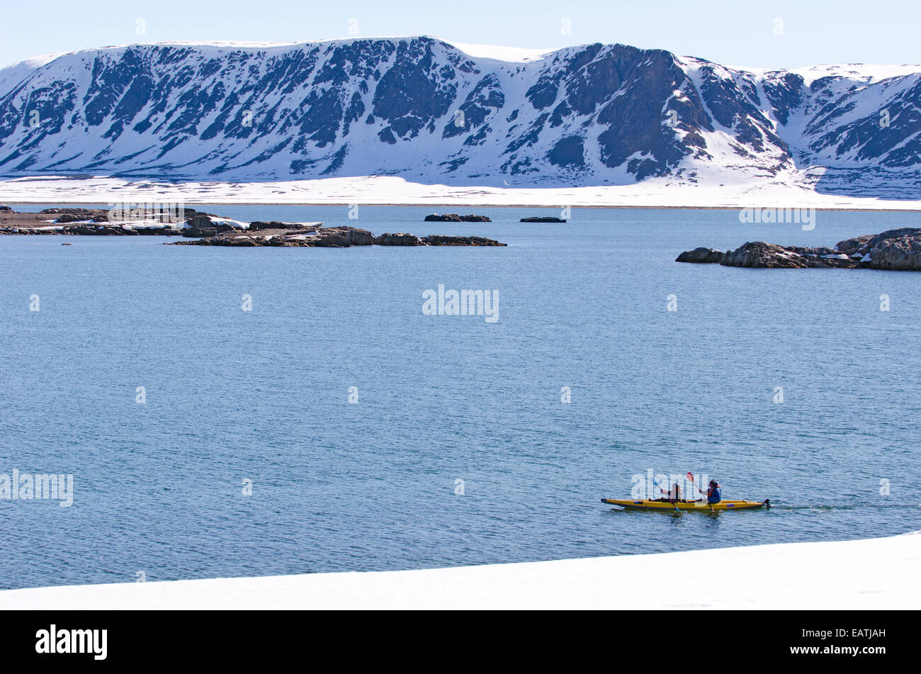 Svalbard kayaking hi-res stock photography and images - Alamy