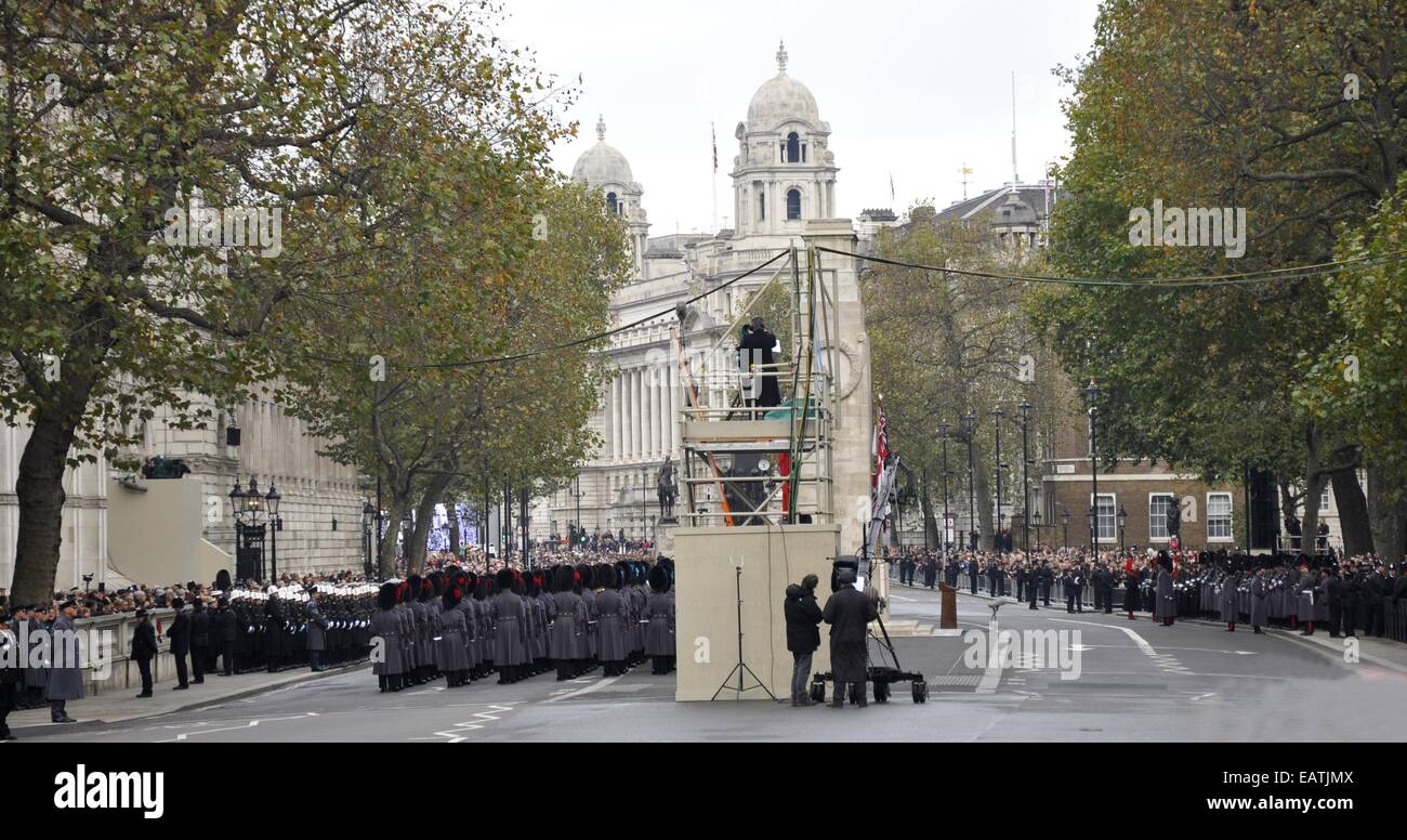 British soldiers and crowds at Cenotaph for World War One Centenary ...