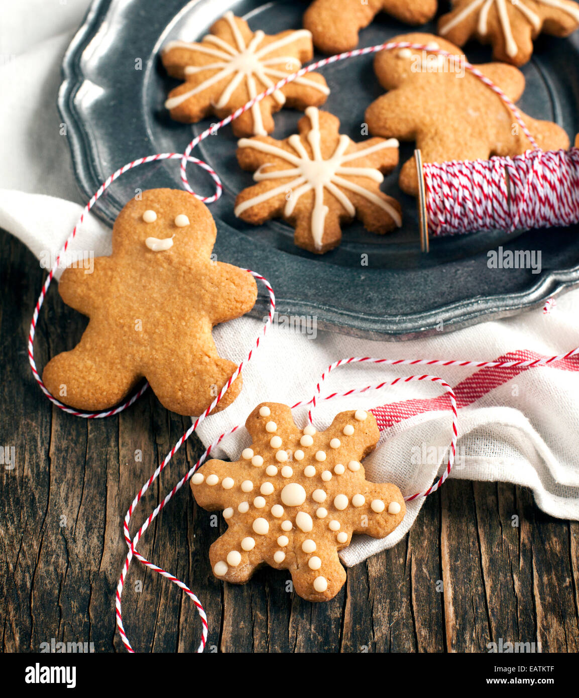 Cookies gingerbread man gift hi-res stock photography and images - Alamy