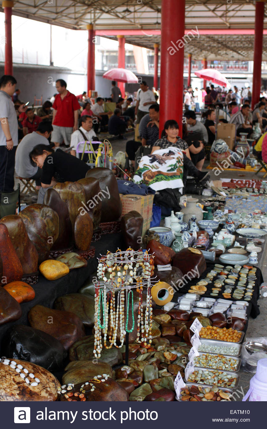 Panjiayuan Market In Beijing China Stock Photos & Panjiayuan Market In ...