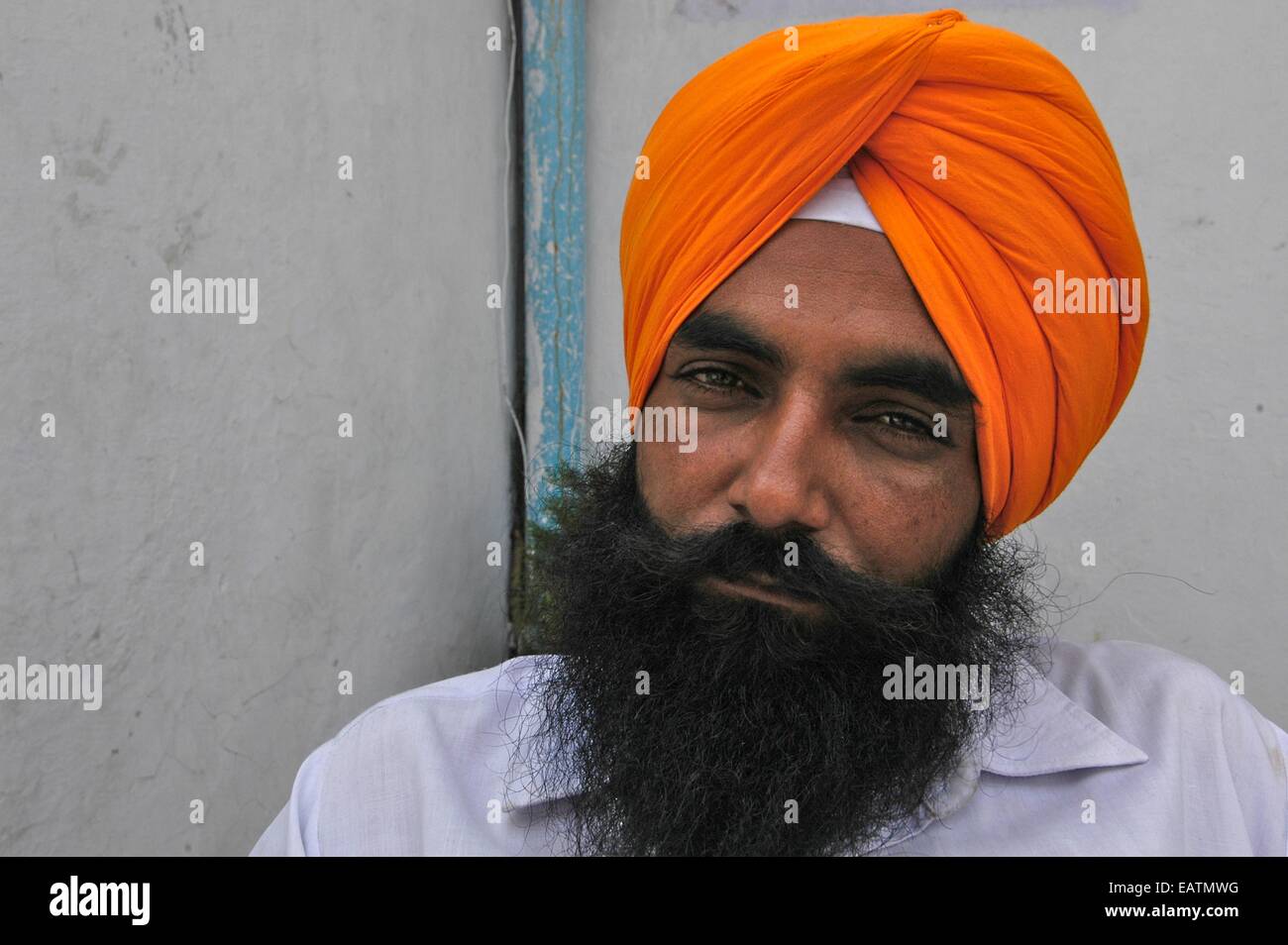 Portrait of a Sikh man Stock Photo - Alamy
