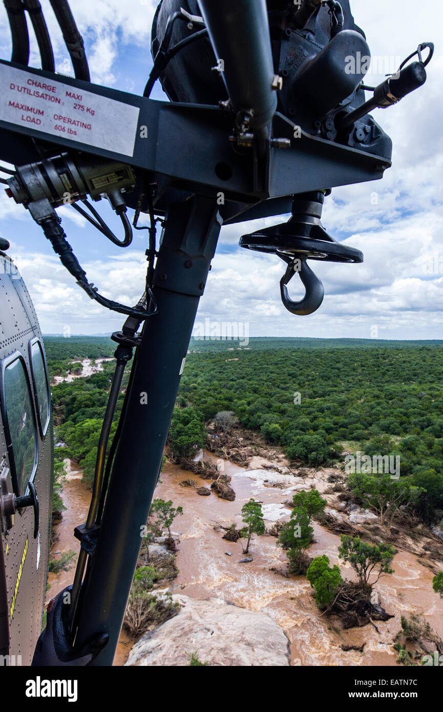 Sar winch rescue hi-res stock photography and images - Alamy