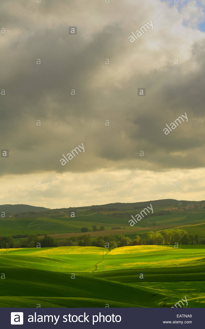 Dramatic skies are often a feature of the Tuscan countryside Stock ...