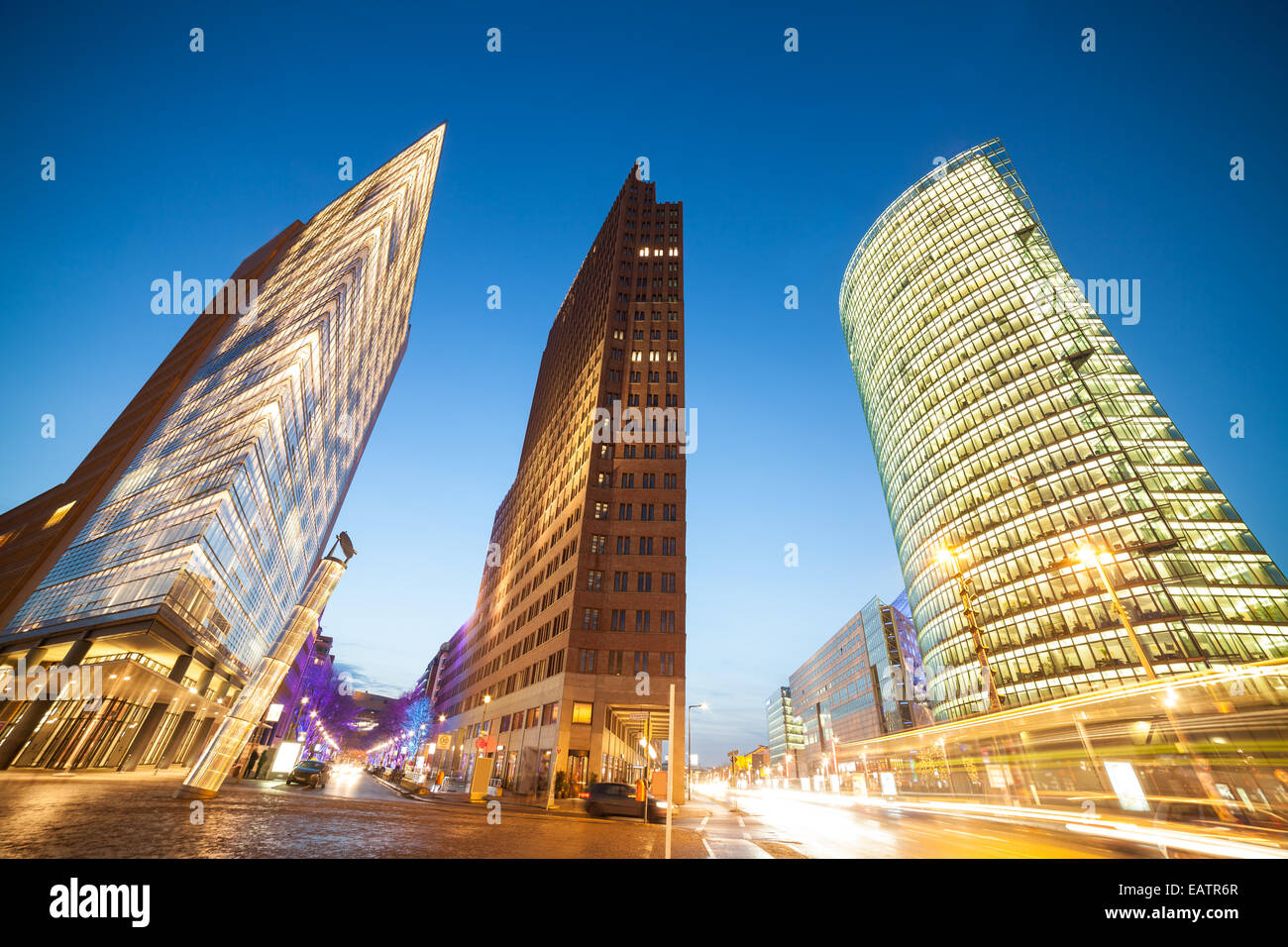 Berlin potsdamer platz in the night hi-res stock photography and images ...