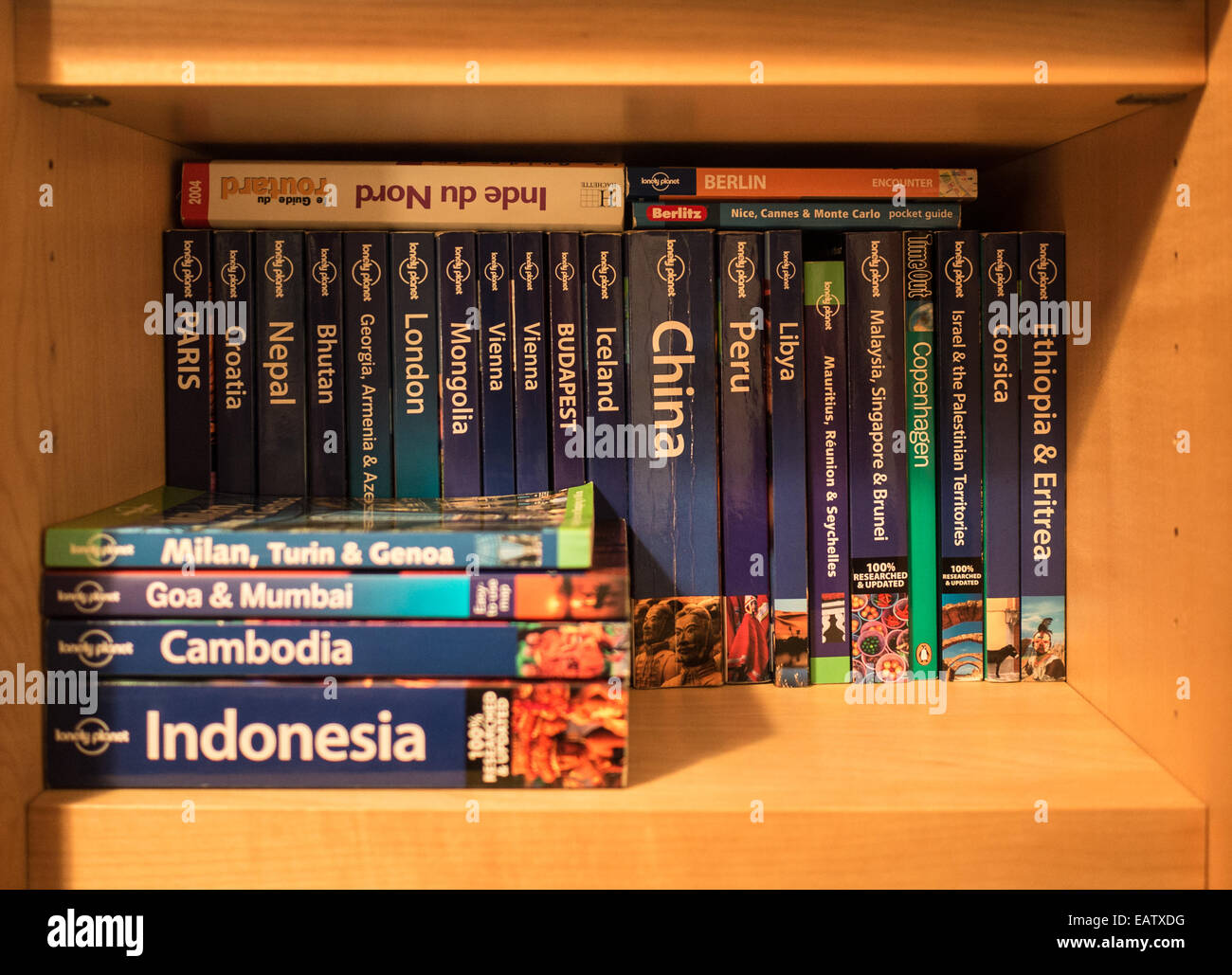 Bookshelf guide hi-res stock photography and images - Alamy