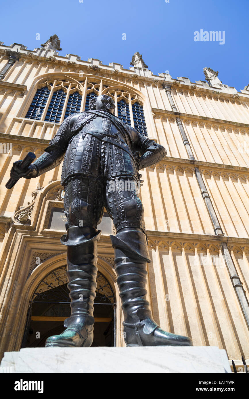Oxford statue hi-res stock photography and images - Alamy
