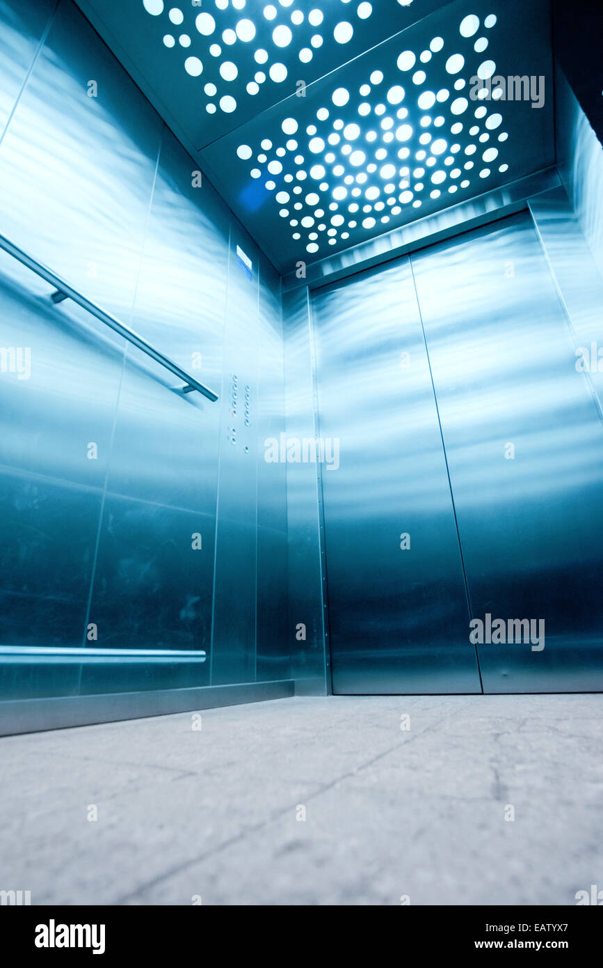 Hotel floor from elevator hi-res stock photography and images - Alamy