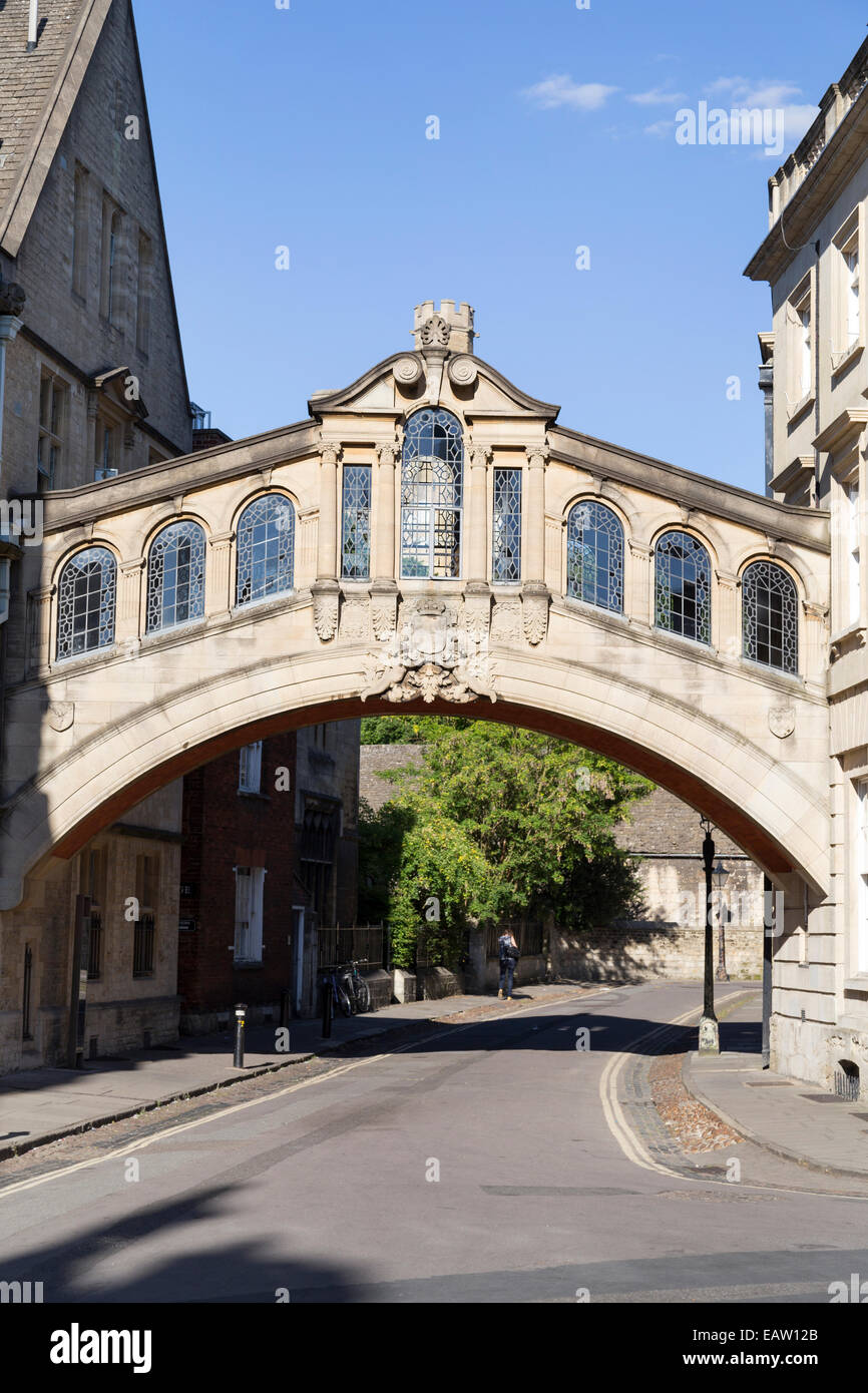 UK, Oxford, Hertford bridge, also known as the Bridge of Sighs, joining ...
