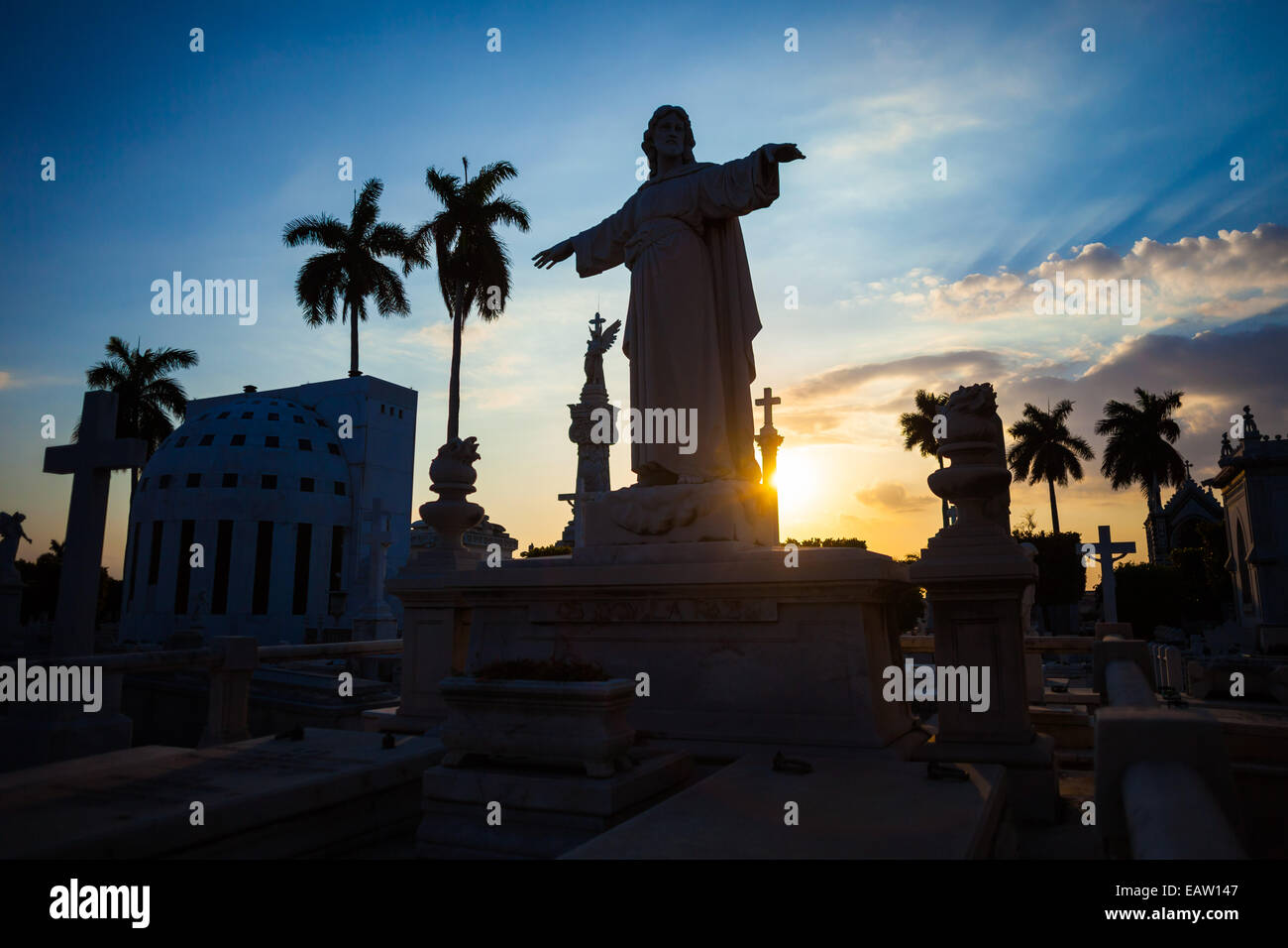 Marble cemetery hi-res stock photography and images - Alamy