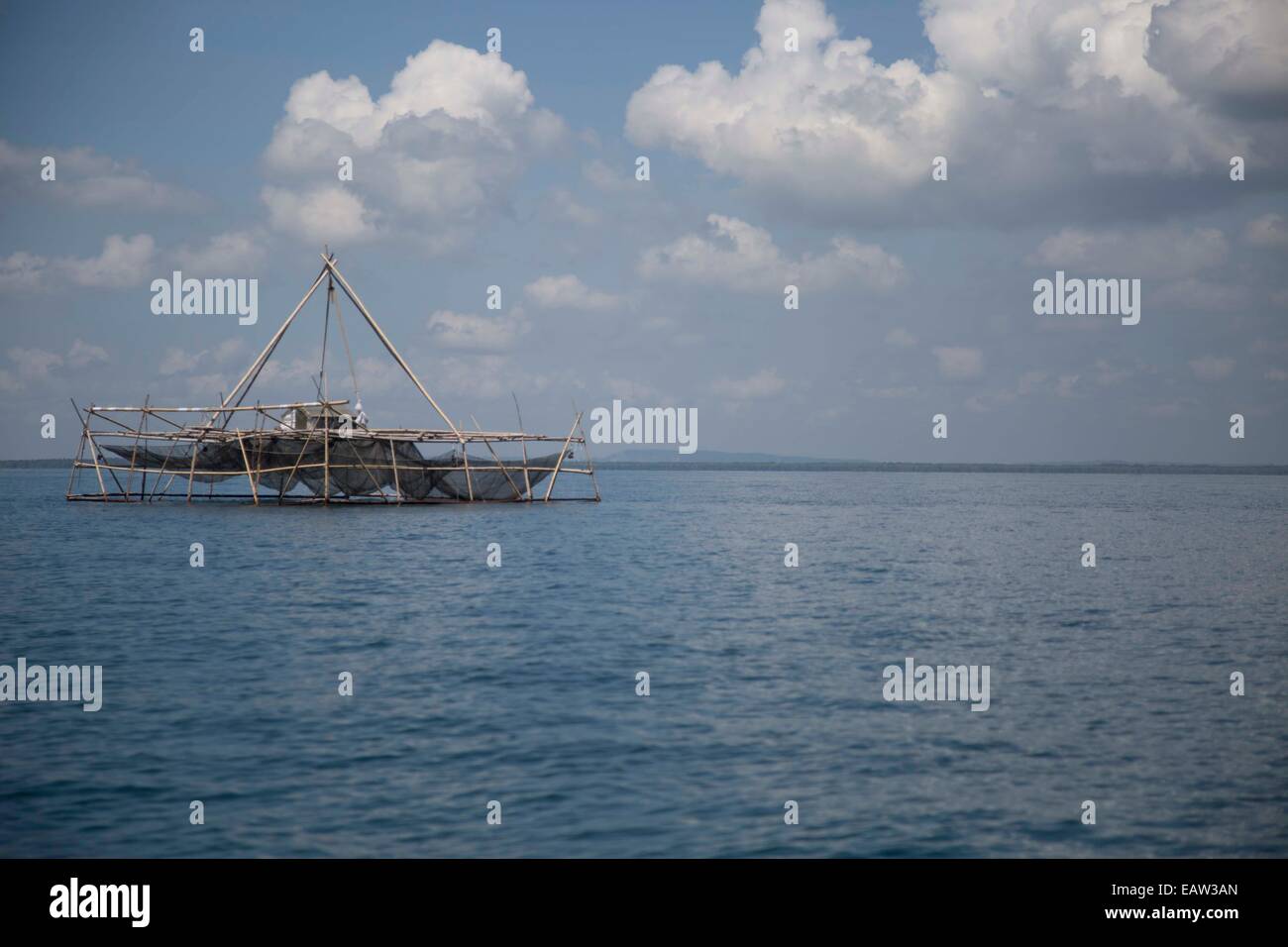 Bamboo fishing platform hi-res stock photography and images - Alamy