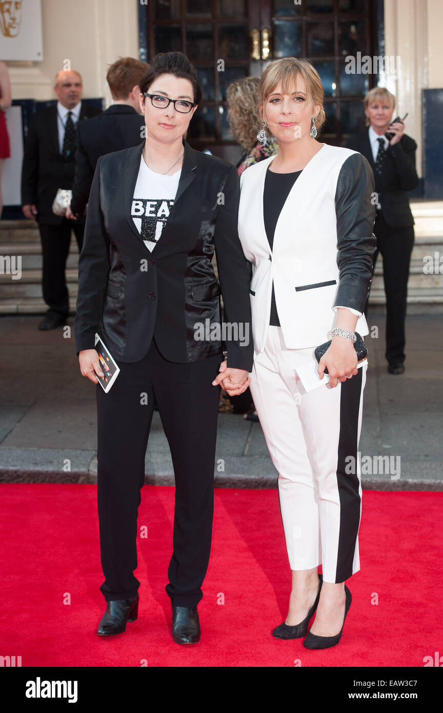 Sue perkins and mel giedroyc hi-res stock photography and images - Alamy