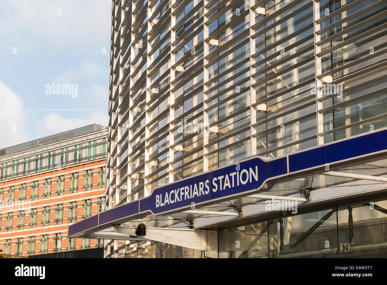 Blackfriars London railway and Underground Tube station on the Circle ...