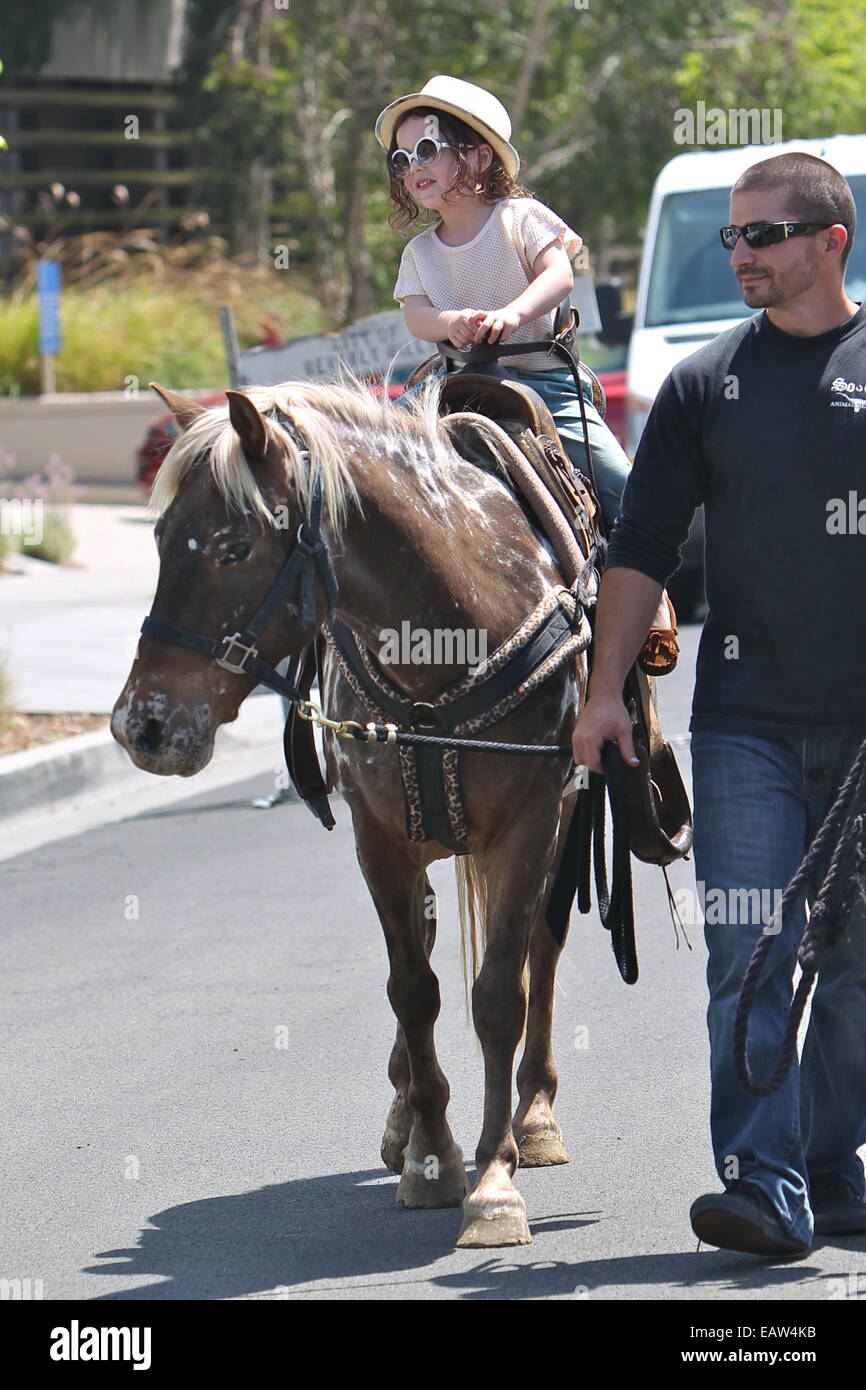 Rachel Zoe takes her sons to the Beverly Hills Farmers Market. Skyler ...