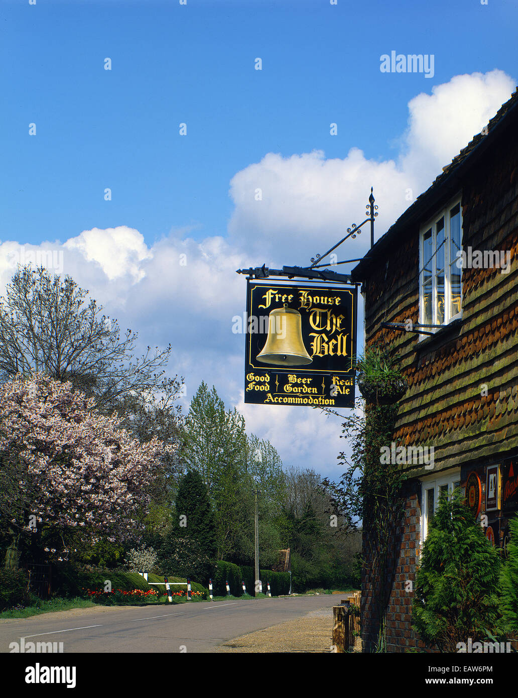 The Bell Inn,Smarden, Kent,1980's Stock Photo - Alamy