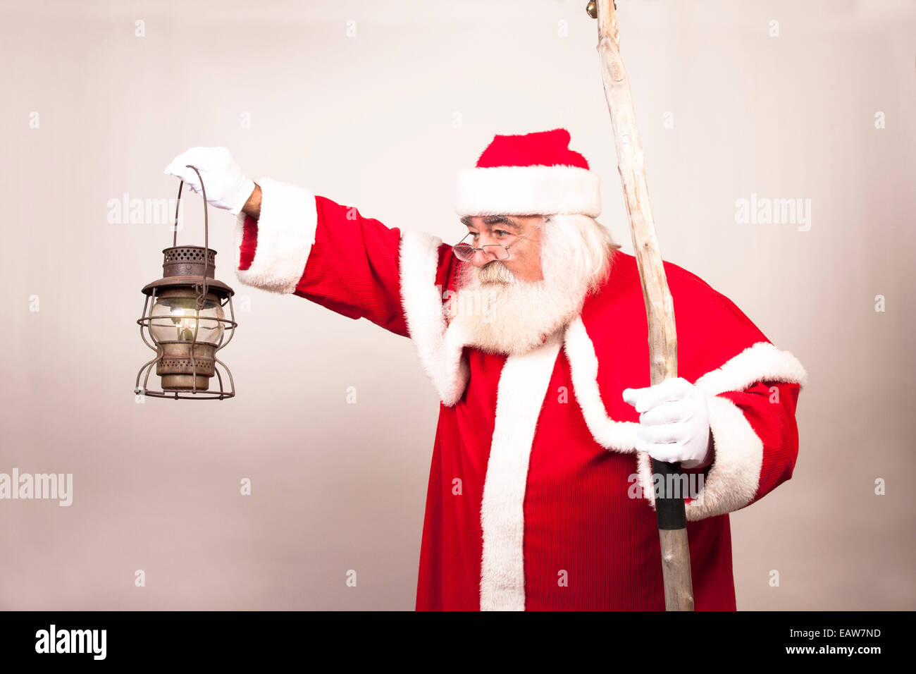 Old fashioned santa hi-res stock photography and images - Alamy