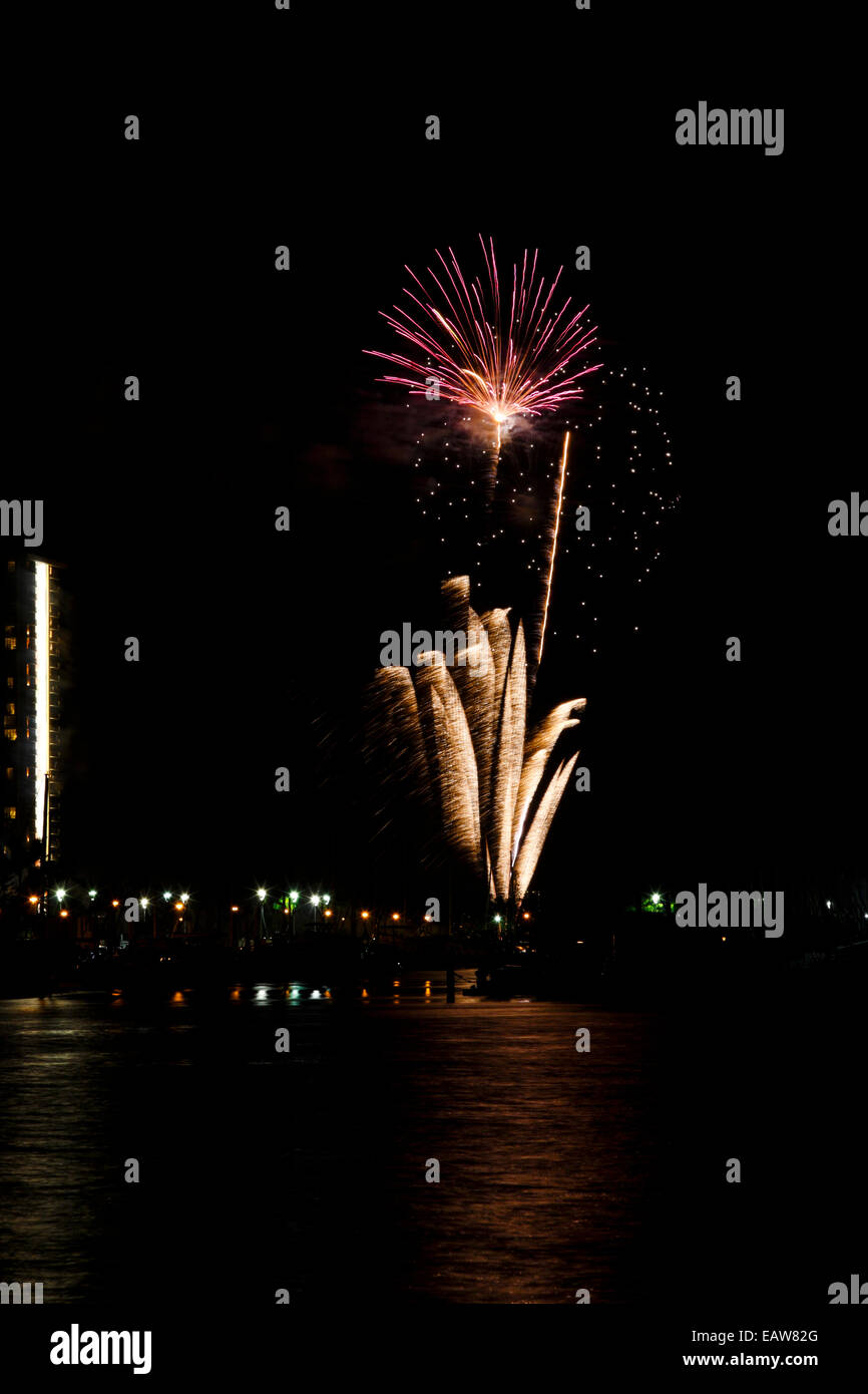 Honolulu, Hawaii, USA. 14th Nov, 2014. Beautiful fireworks display over ...