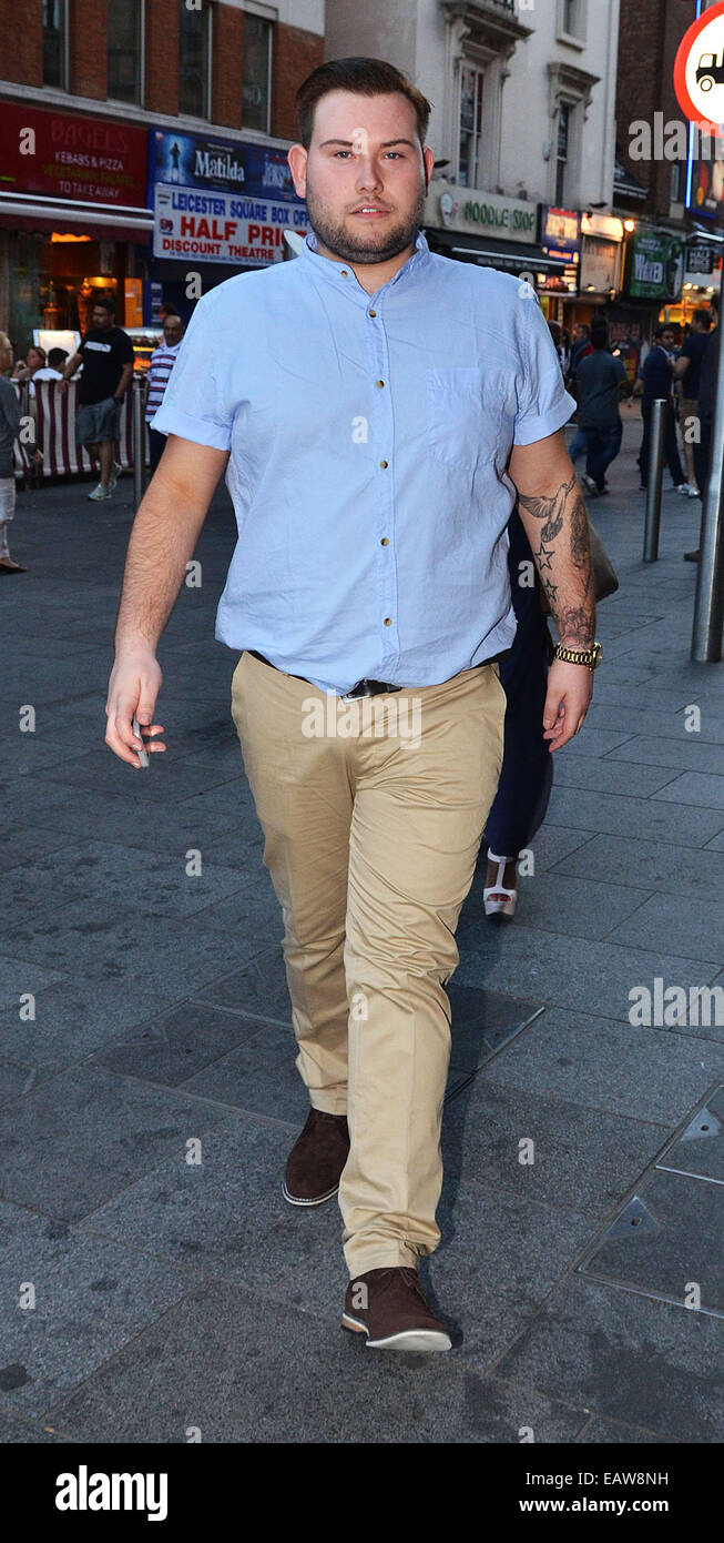 Celebrities arrive for singer-songwriter Leo Ihenacho aka Leo The Lion ...