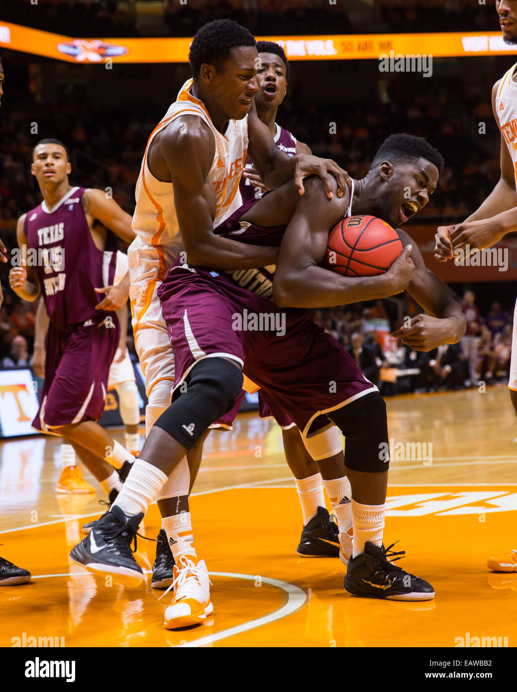November 20, 2014:Willie Carmichael III #24 of the Tennessee Volunteers ...