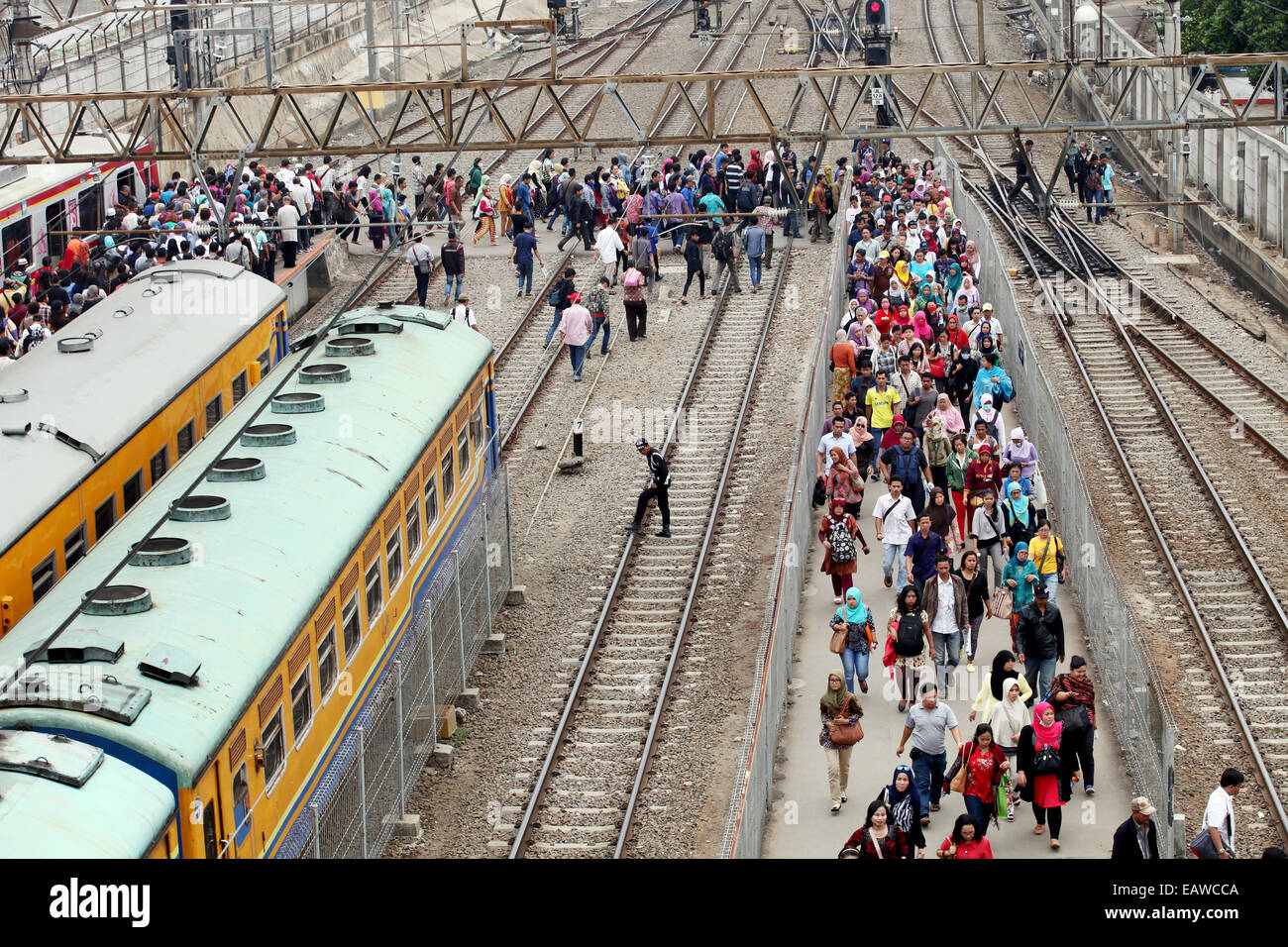 Jakarta commuter line hi-res stock photography and images - Alamy