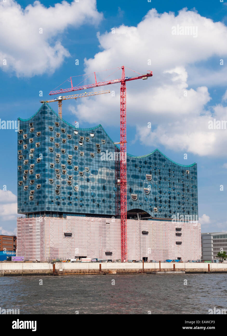 Construction site of the Elbphilharmonie, Hamburg's spectacular future ...
