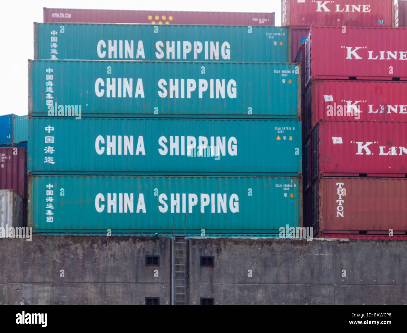 Shipping container stack hi-res stock photography and images - Alamy
