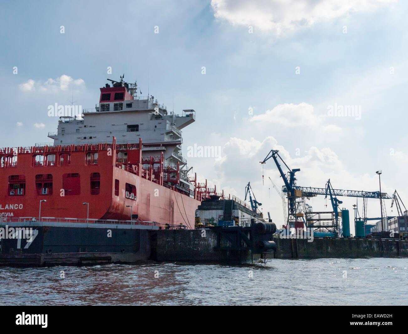 Containership construction hi-res stock photography and images - Alamy