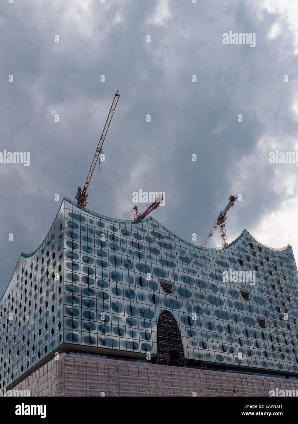 Construction site of the Elbphilharmonie, Hamburg's spectacular future ...