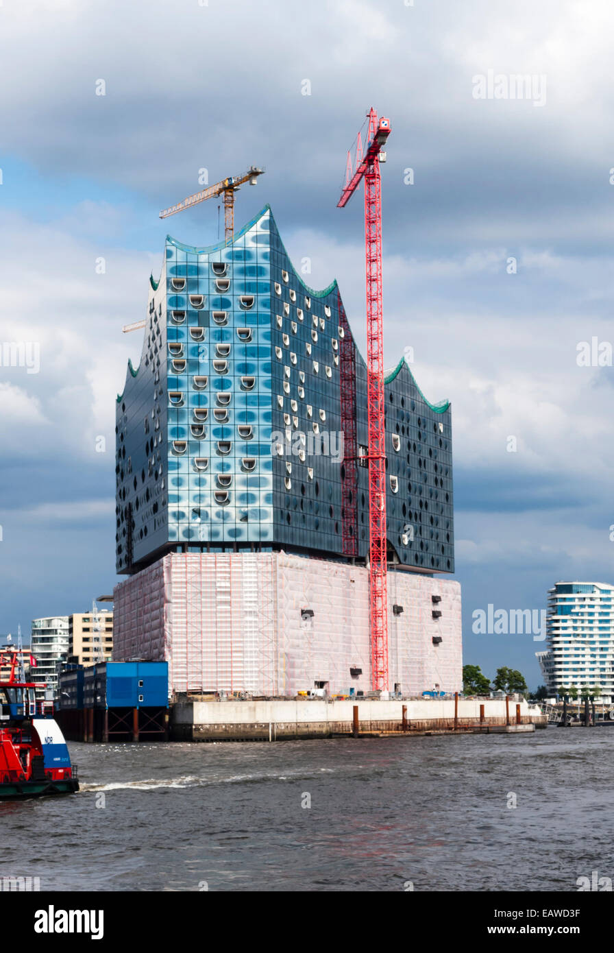 Construction site of the Elbphilharmonie, Hamburg's spectacular future ...