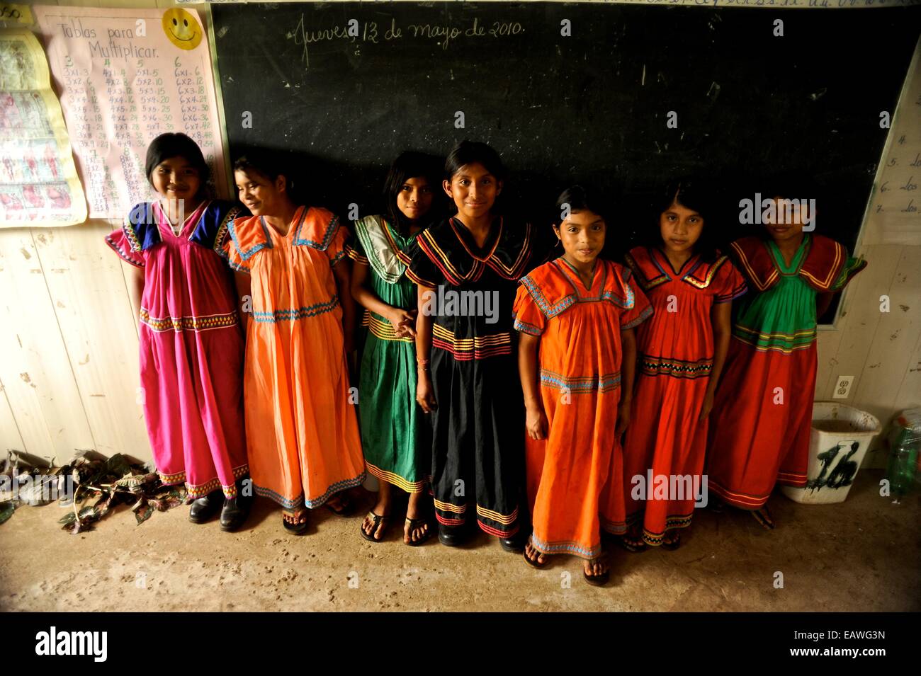 Indigenous children at school in the Ngobe Bugle community in Panama ...