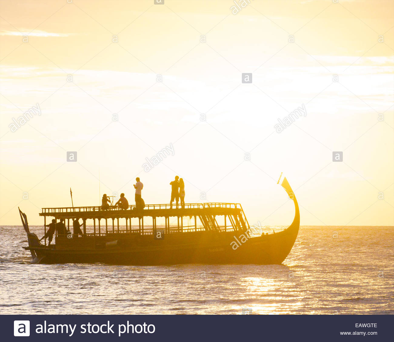 Maldives Dhoni Boat On Island Stock Photos & Maldives Dhoni Boat On ...
