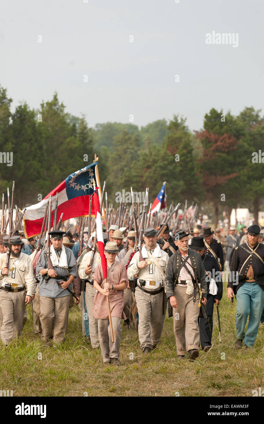 Civil war soldiers march hi-res stock photography and images - Alamy