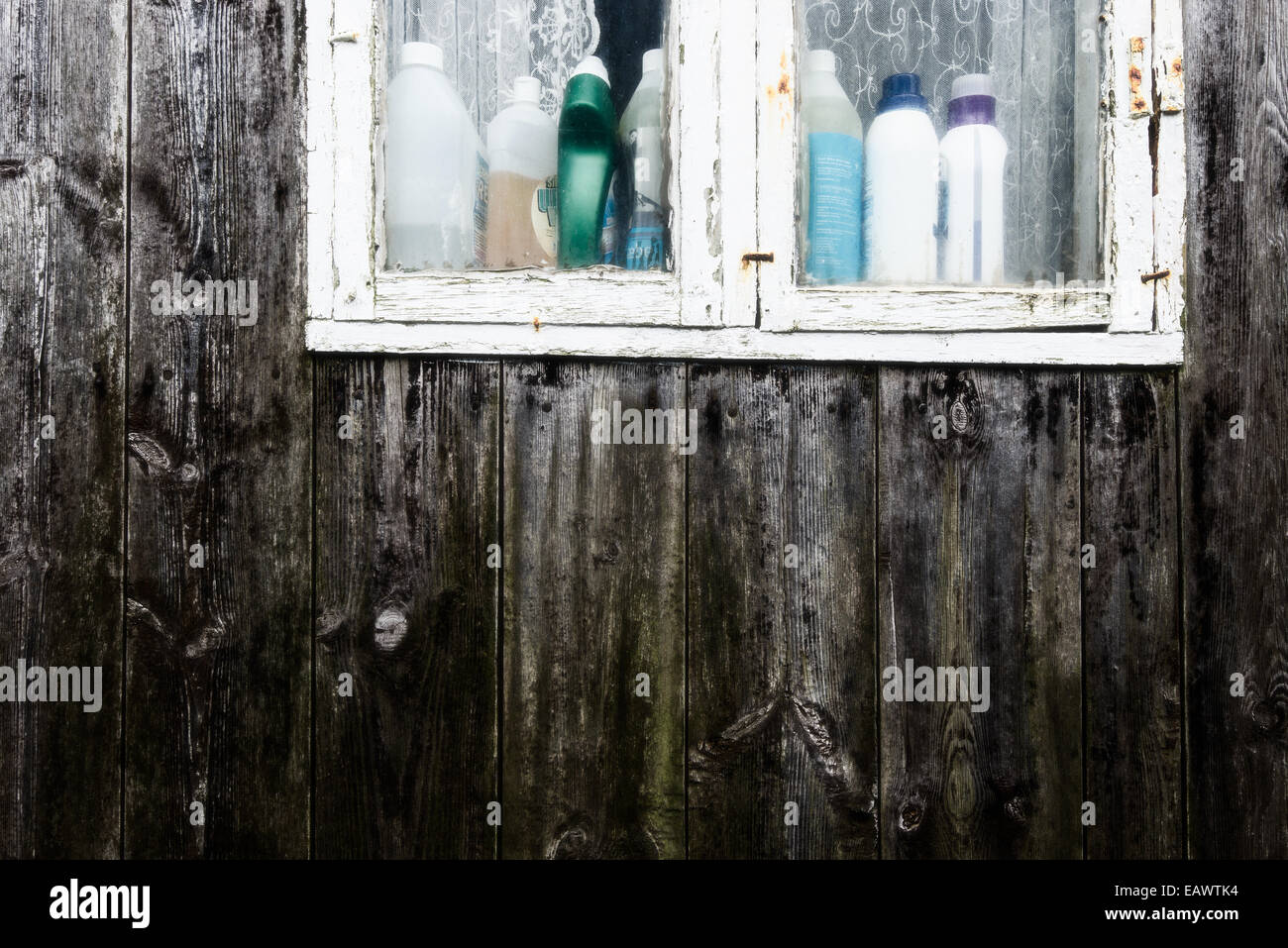 Cleaning window retro hi-res stock photography and images - Alamy