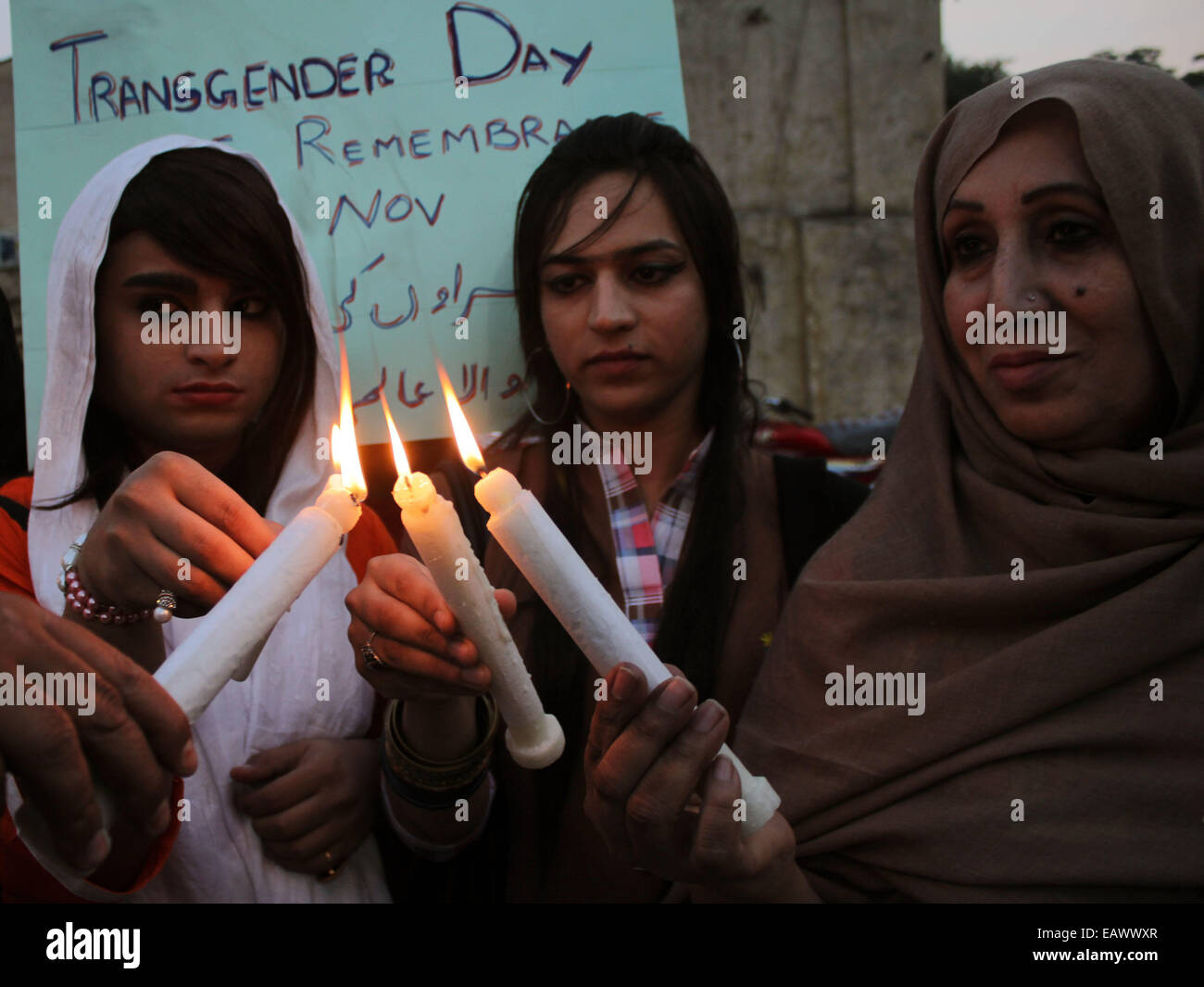 Pakistani Eunuchs hold candligthing ceremony in memory of transphobia ...