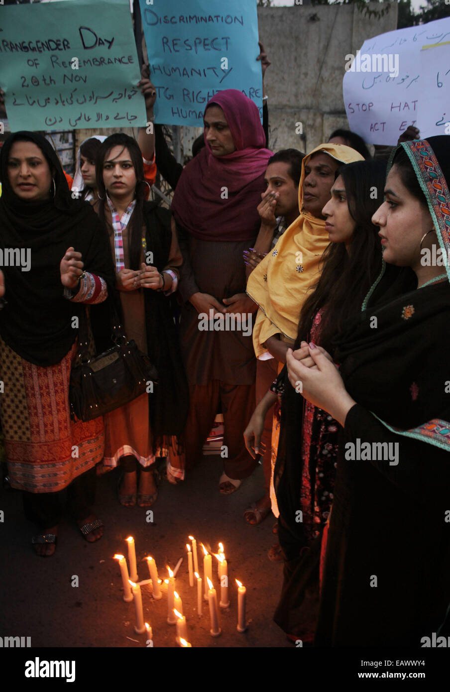 Pakistani Eunuchs hold candligthing ceremony in memory of transphobia ...