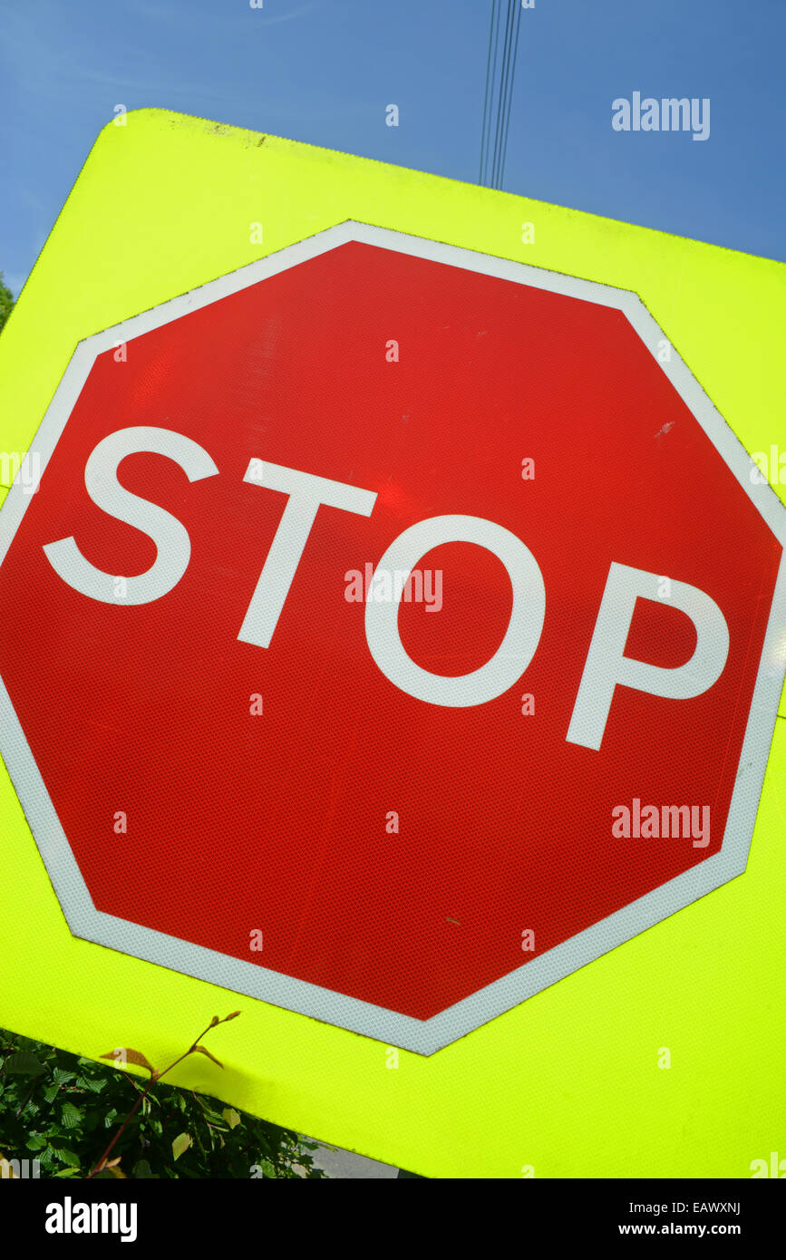 Stop sign uk hi-res stock photography and images - Alamy