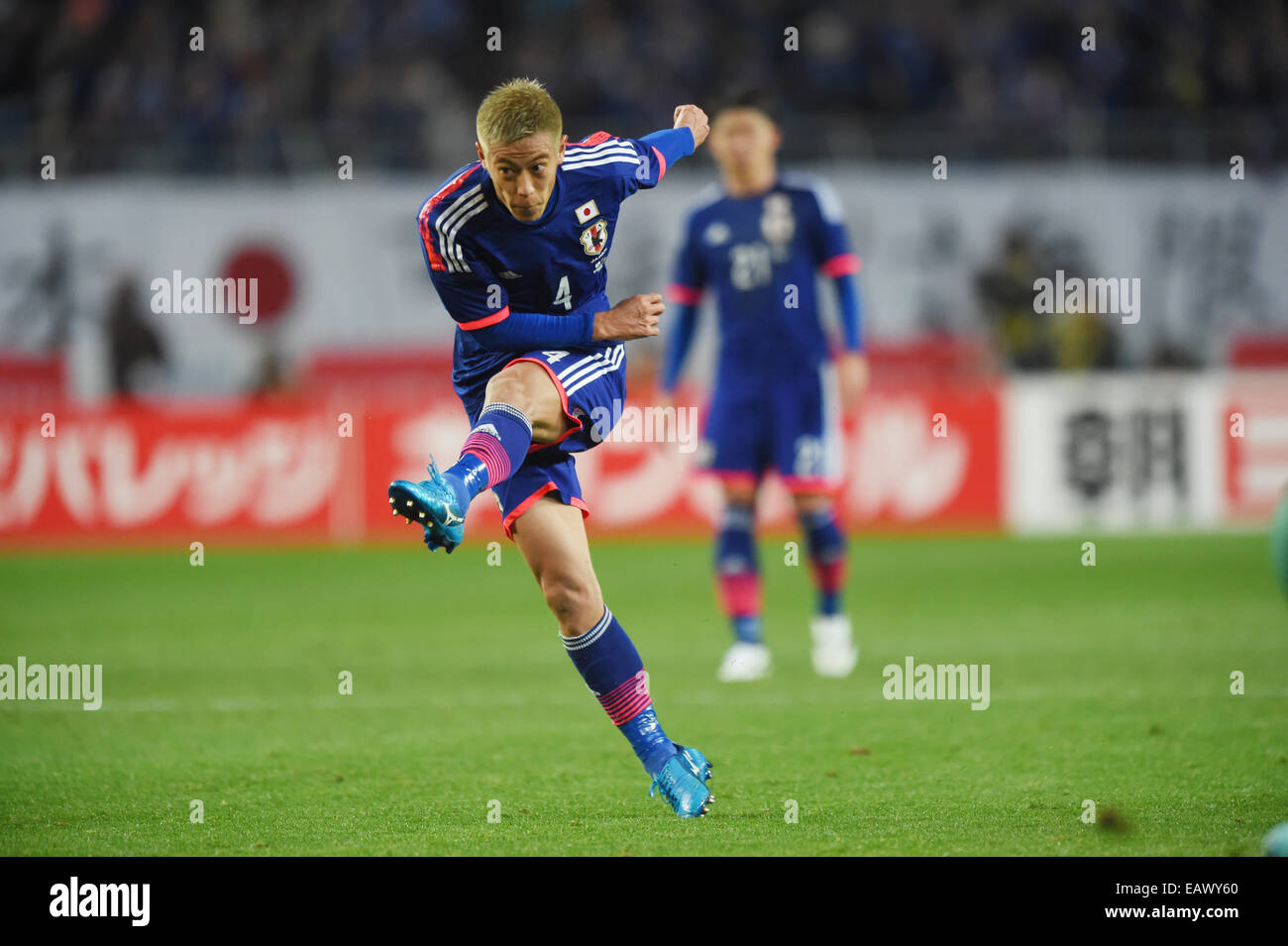 Yanmar Stadium Nagai, Osaka, Japan. 18th Nov, 2014. Keisuke Honda (JPN ...