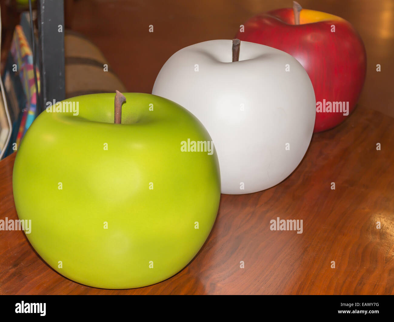 Plastic apples hi-res stock photography and images - Alamy