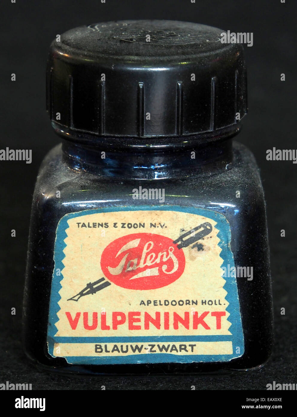 Vintage fountain pens ink hi-res stock photography and images - Alamy
