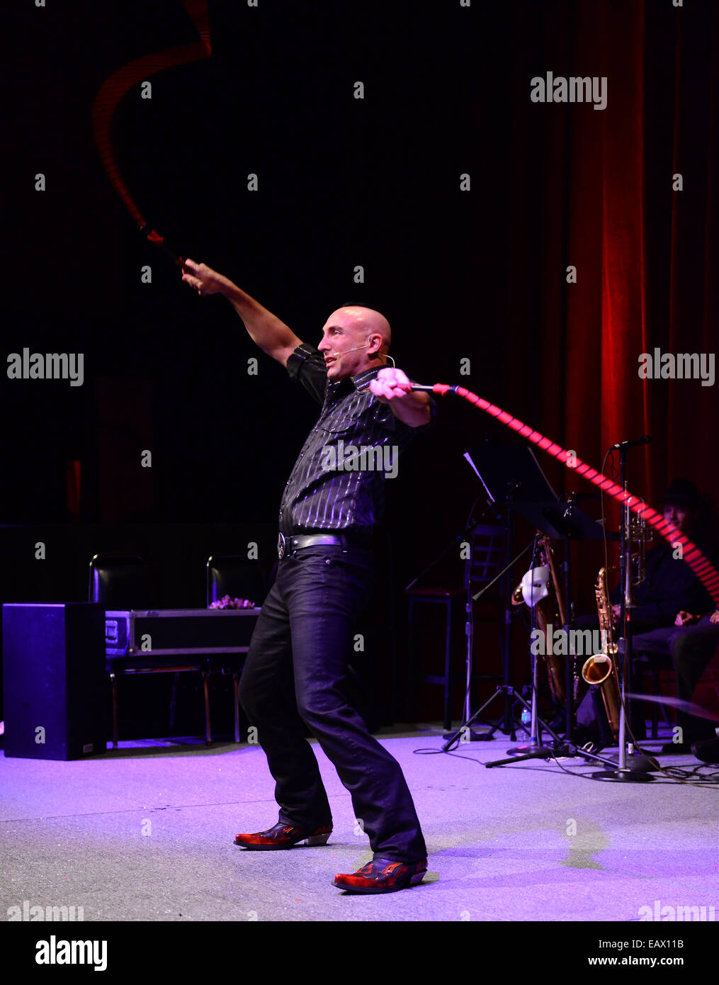 The Erika Moon productions Burlesque Magnifique Viva paris ...