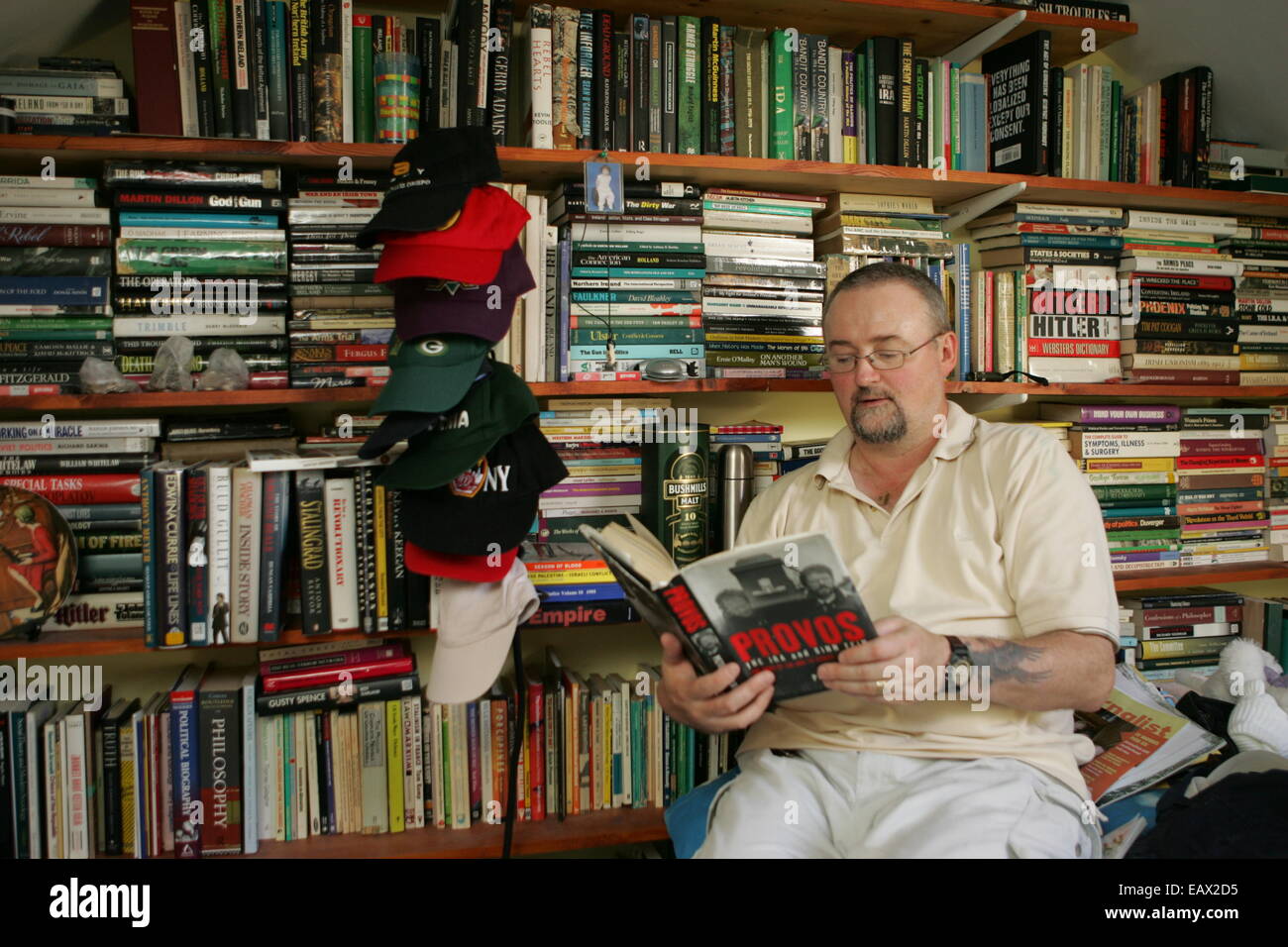 Anthony mcintyre provisional ira volunteer hi-res stock photography and ...
