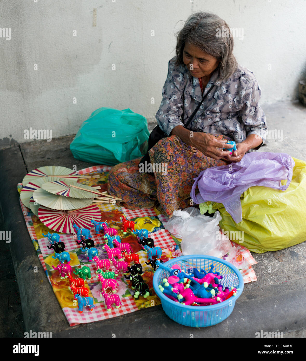 Poor thai woman hi-res stock photography and images - Alamy