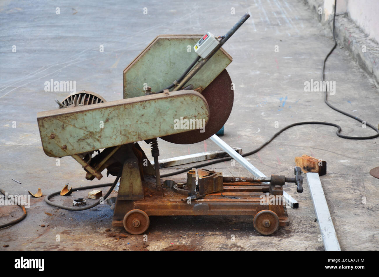 Old Cutting Steel Machine Stock Photo - Alamy