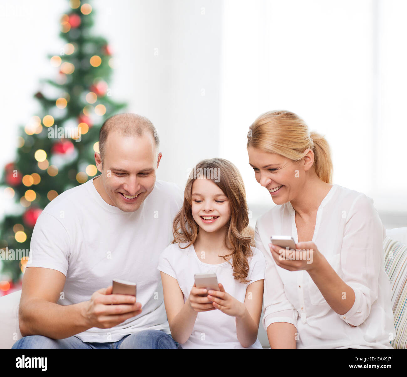 Teenage girl texting family hi-res stock photography and images - Alamy