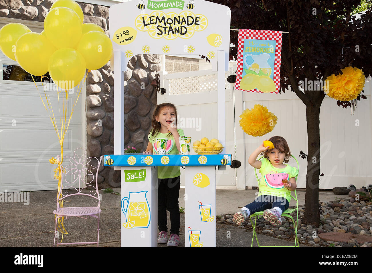 Lemonade Stand with young girls Stock Photo - Alamy