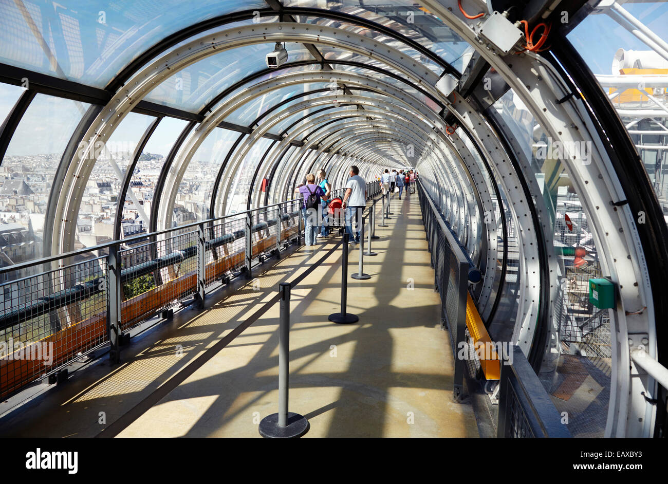 Inside art gallery hi-res stock photography and images - Alamy