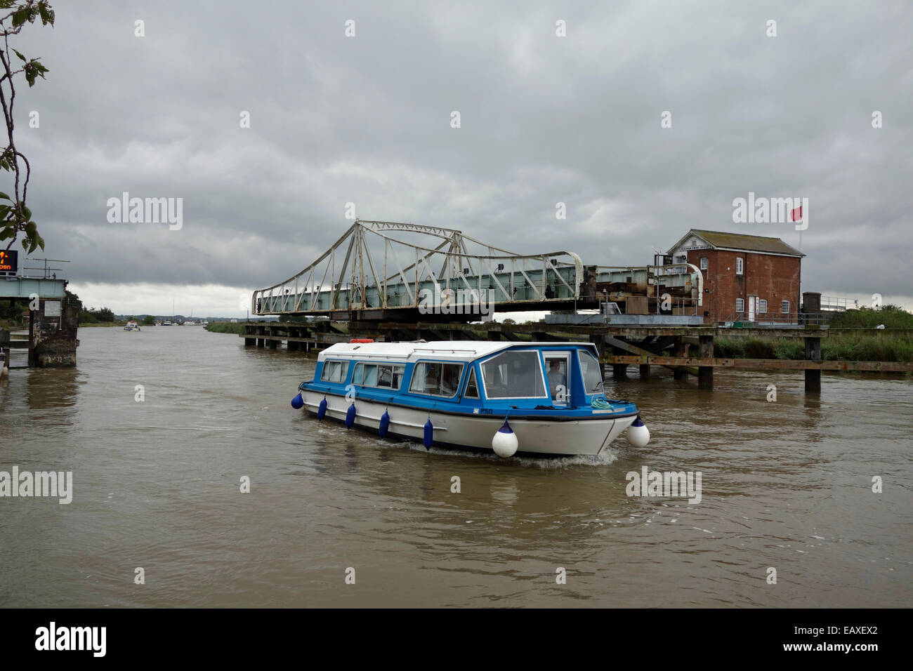 Reedham Swing Bridge Railway High Resolution Stock Photography and ...